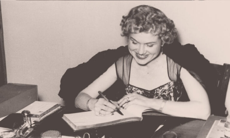 Literatura – Josefina de la Torre